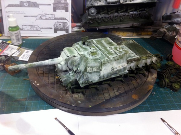 ISU-152 painting in progress - Modelhobby.eu